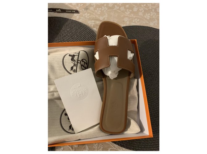 Hermès Mules Oran Hermes Caramel Leather ref.198202 - Joli Closet
