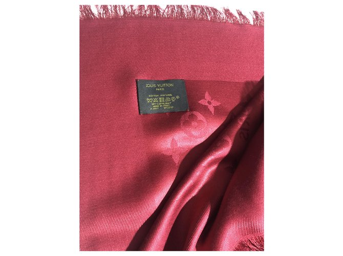 Louis Vuitton red Monogram shawl Silk Wool ref.228912 - Joli Closet