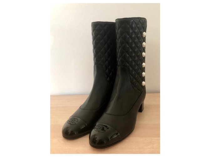 Bottes Chanel en cuir noir ref.229473 - Joli Closet