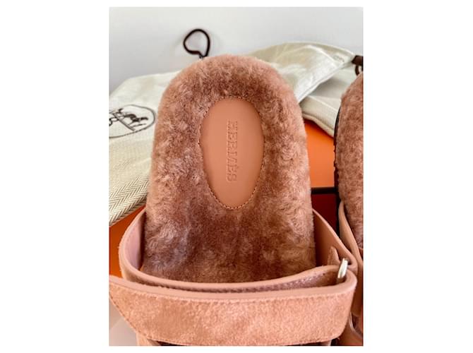 Hermès Chypre Shearling Sandals Pink Suede ref.393258 - Joli Closet