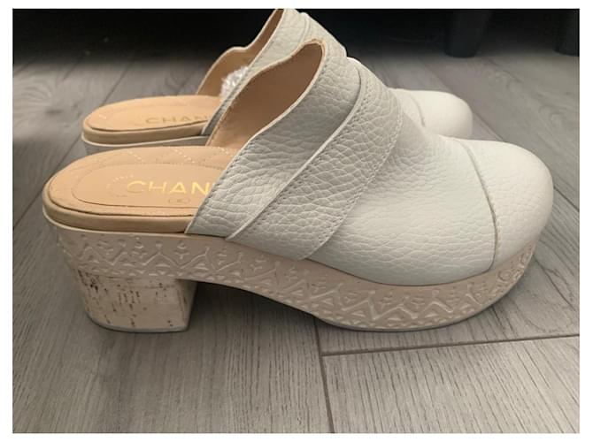 Chanel Clogs Cream Leather ref.510195 - Joli Closet