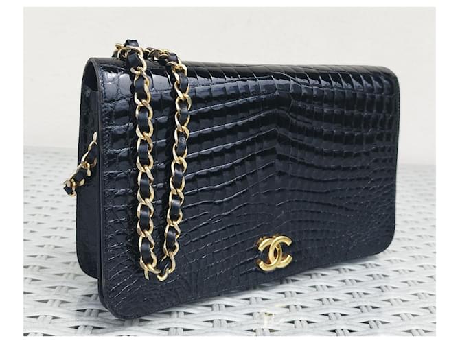 Wallet On Chain Chanel WOC bag in black crocodile Exotic leather ref ...