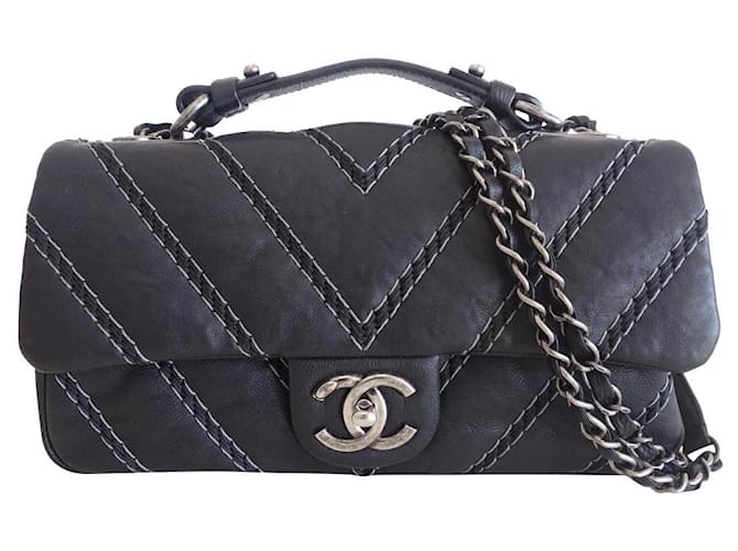 Timeless KLASSISCHE CHANEL-TASCHE SCHWARZ Leder ref.606417 - Joli Closet