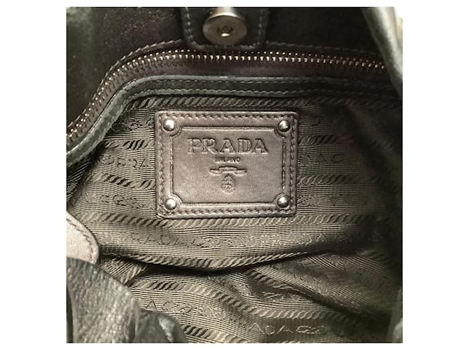 Prada Ruffle Black Leather Shoulder Bag ref.641644 - Joli Closet