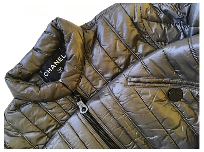 Chanel Quilted Puffer Jacket Grey Polyamide ref.669821 - Joli Closet