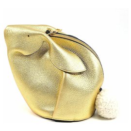 Second hand luxury and pre owned fashion - Joli Closet