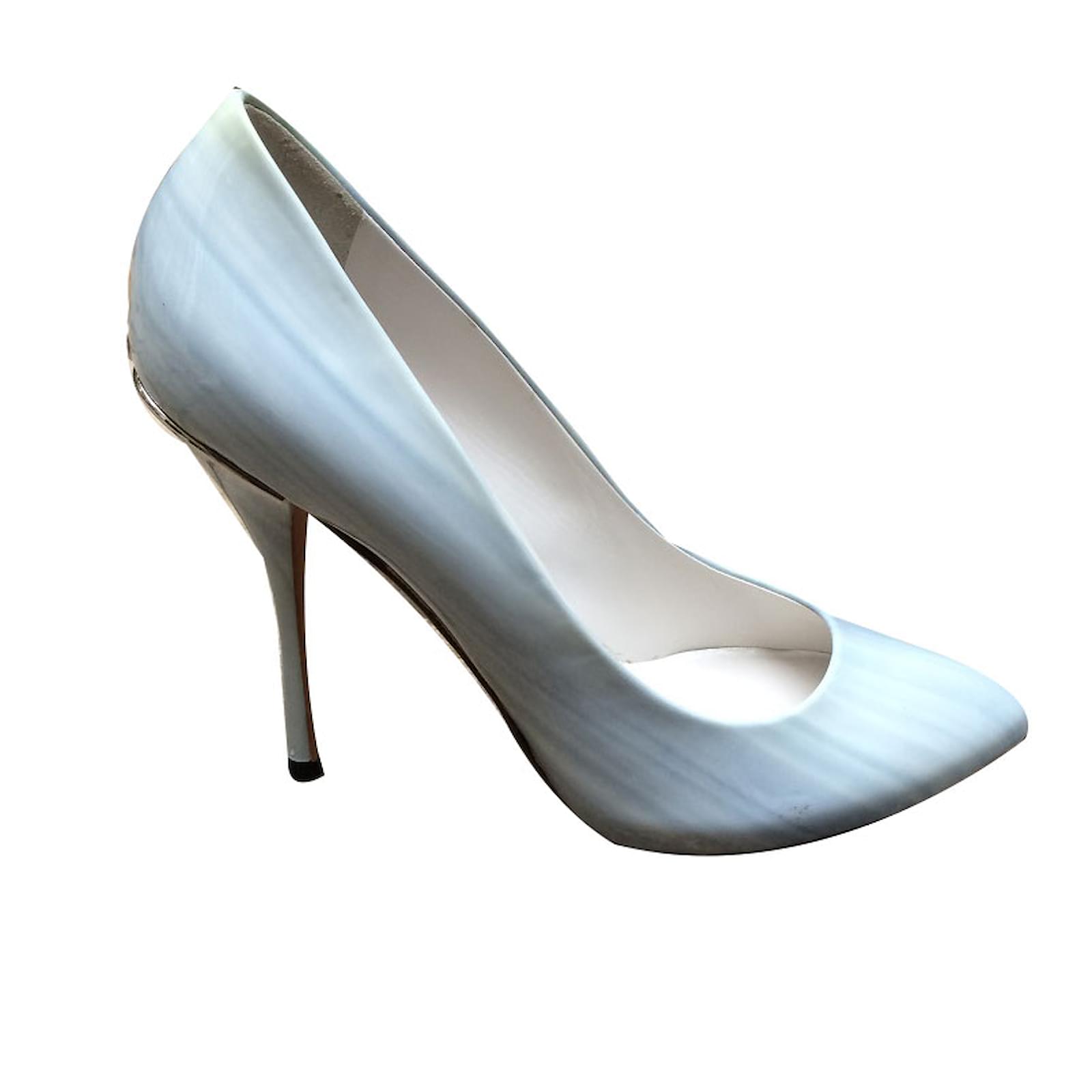 Gucci Heels Grey Patent leather ref.41144 - Joli Closet