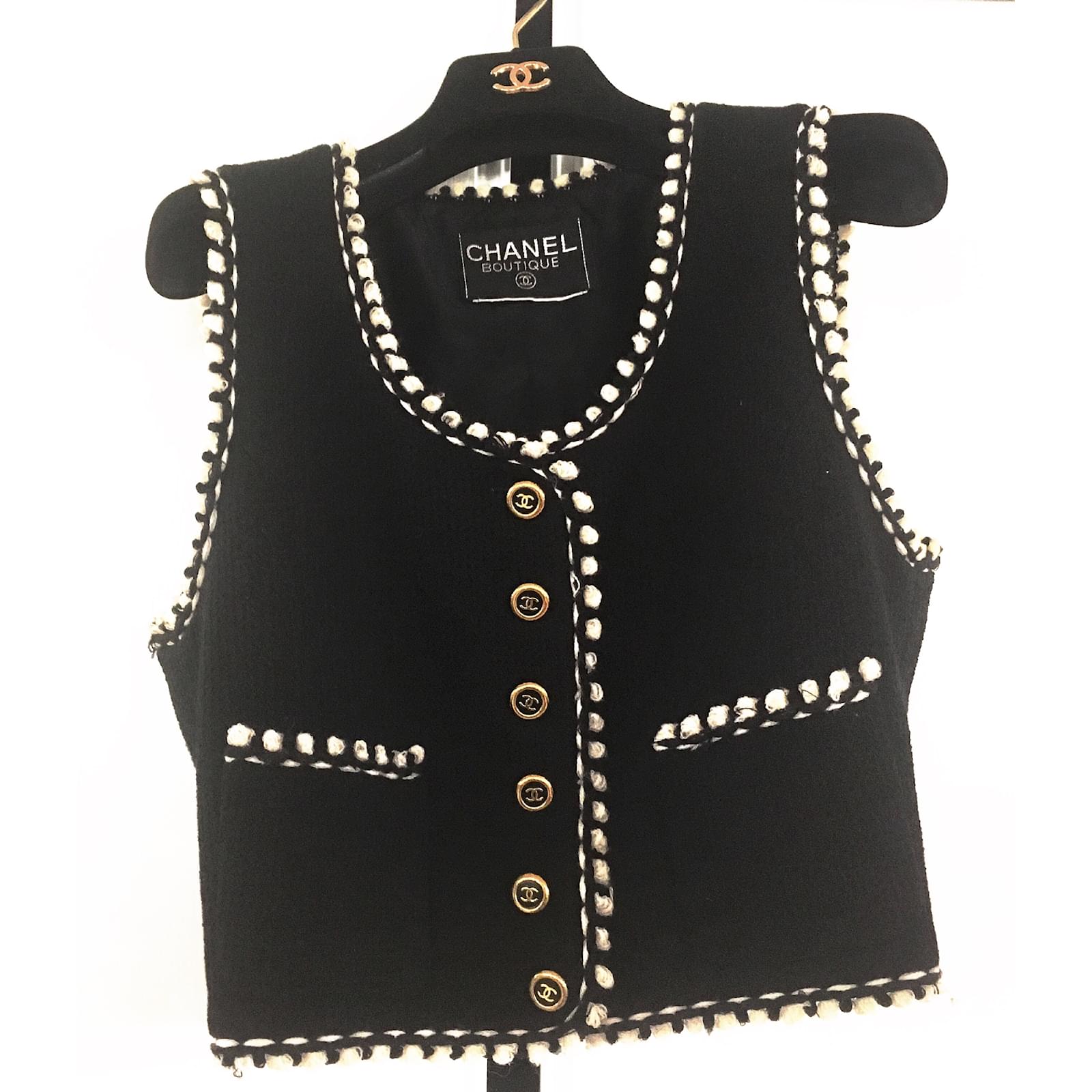 Chanel Pulls, Gilets Laine Noir Blanc ref.55319 - Joli Closet