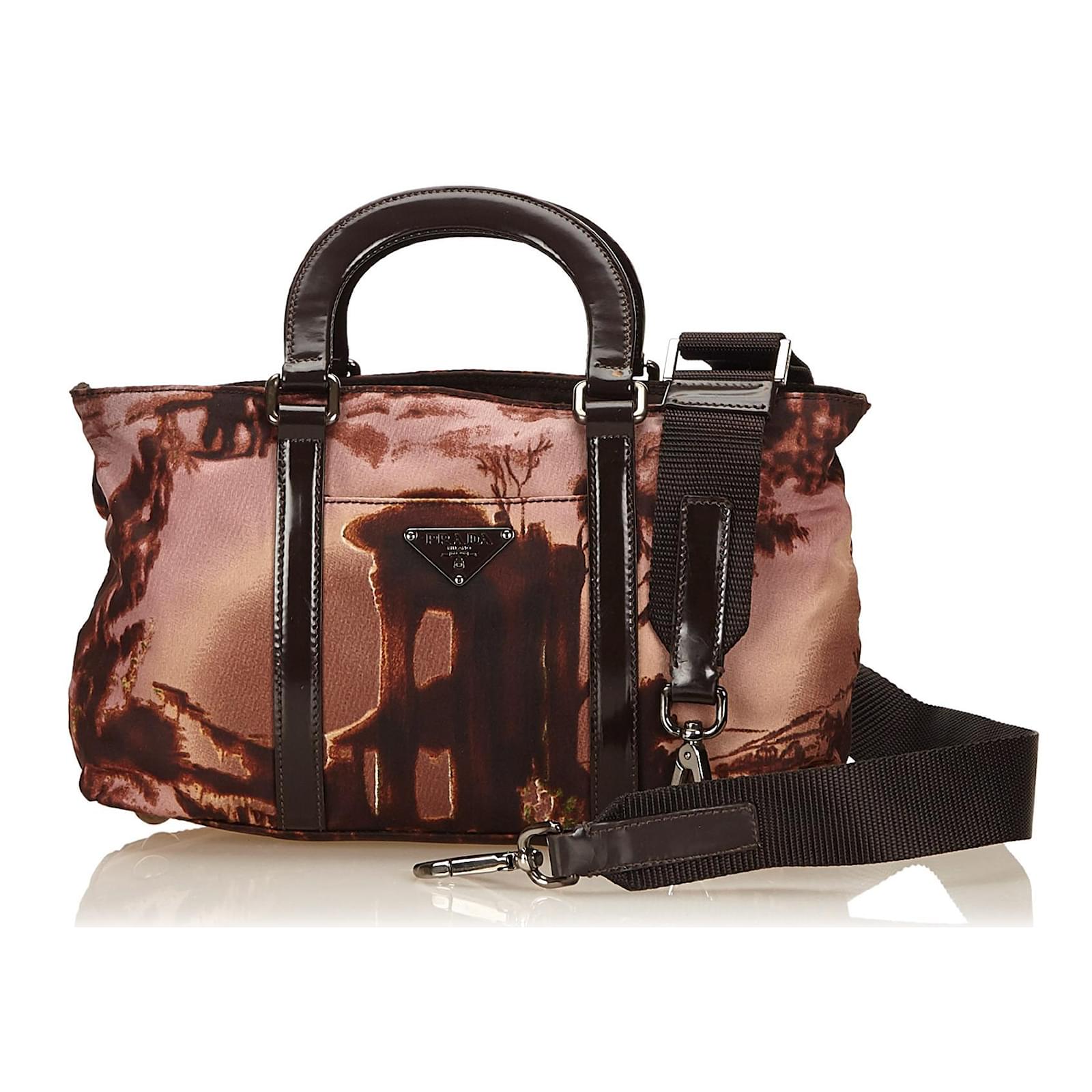 Prada Sac à main en nylon Cuir Tissu Marron ref.82738 - Joli Closet