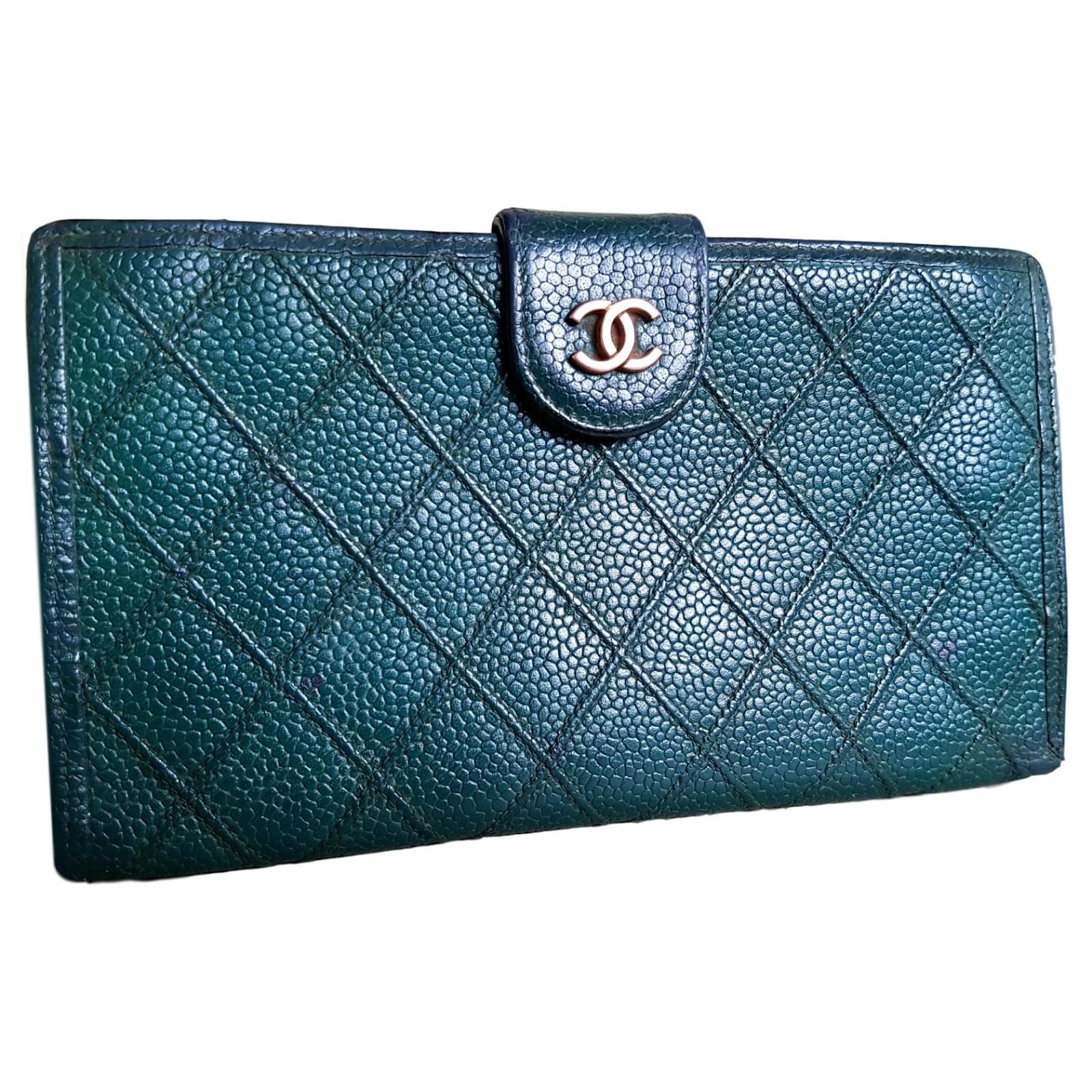 Chanel Wallets Green Leather ref.115185 - Joli Closet