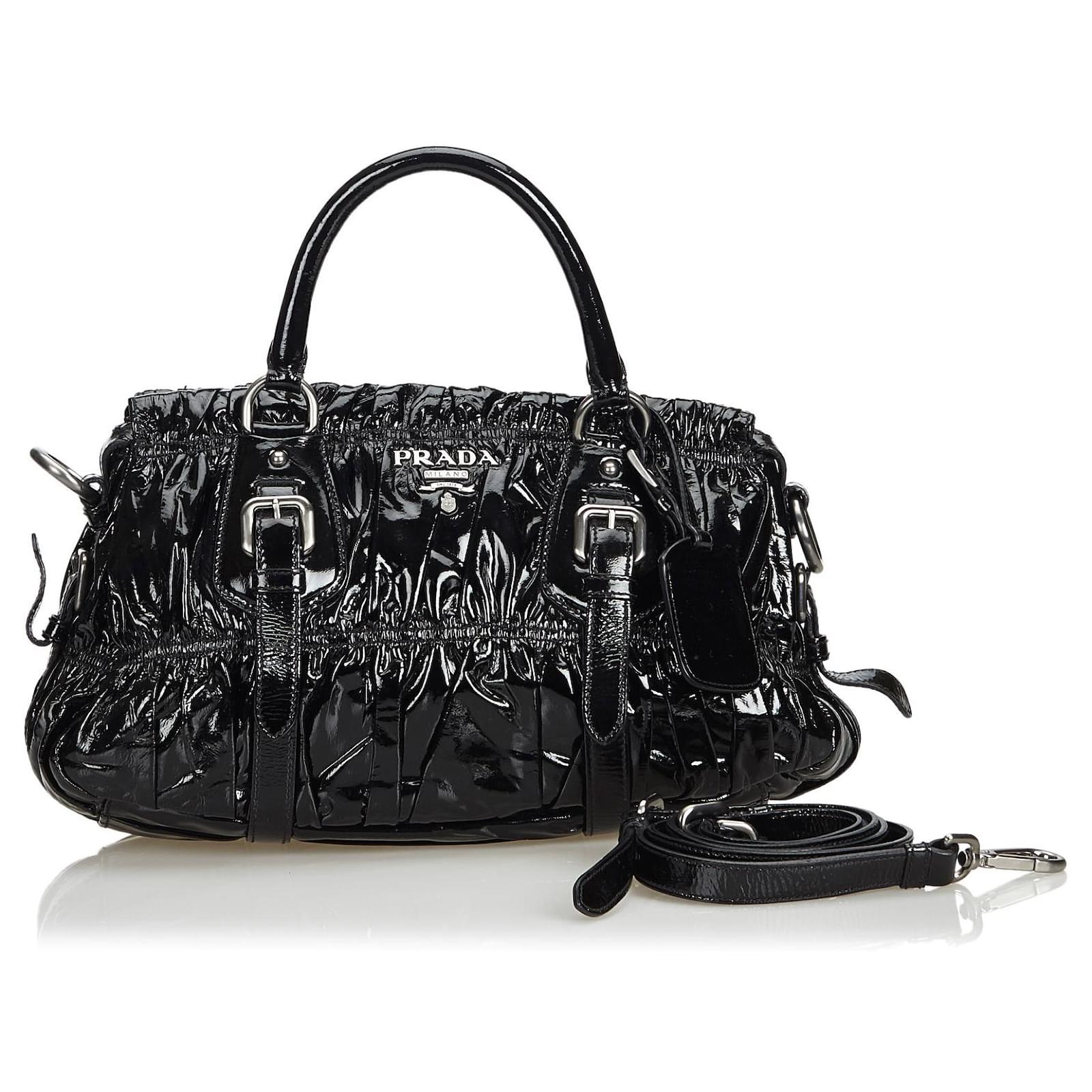 Prada - Cartable en cuir verni noir Cuir vernis ref.119489 - Joli Closet