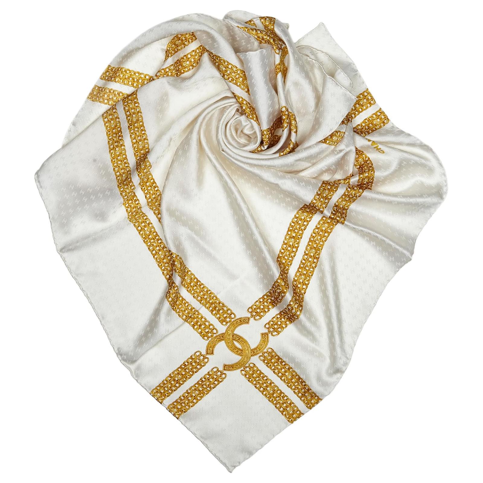 Chanel White Printed Silk Chain Scarf Golden Cloth ref.124197 - Joli Closet