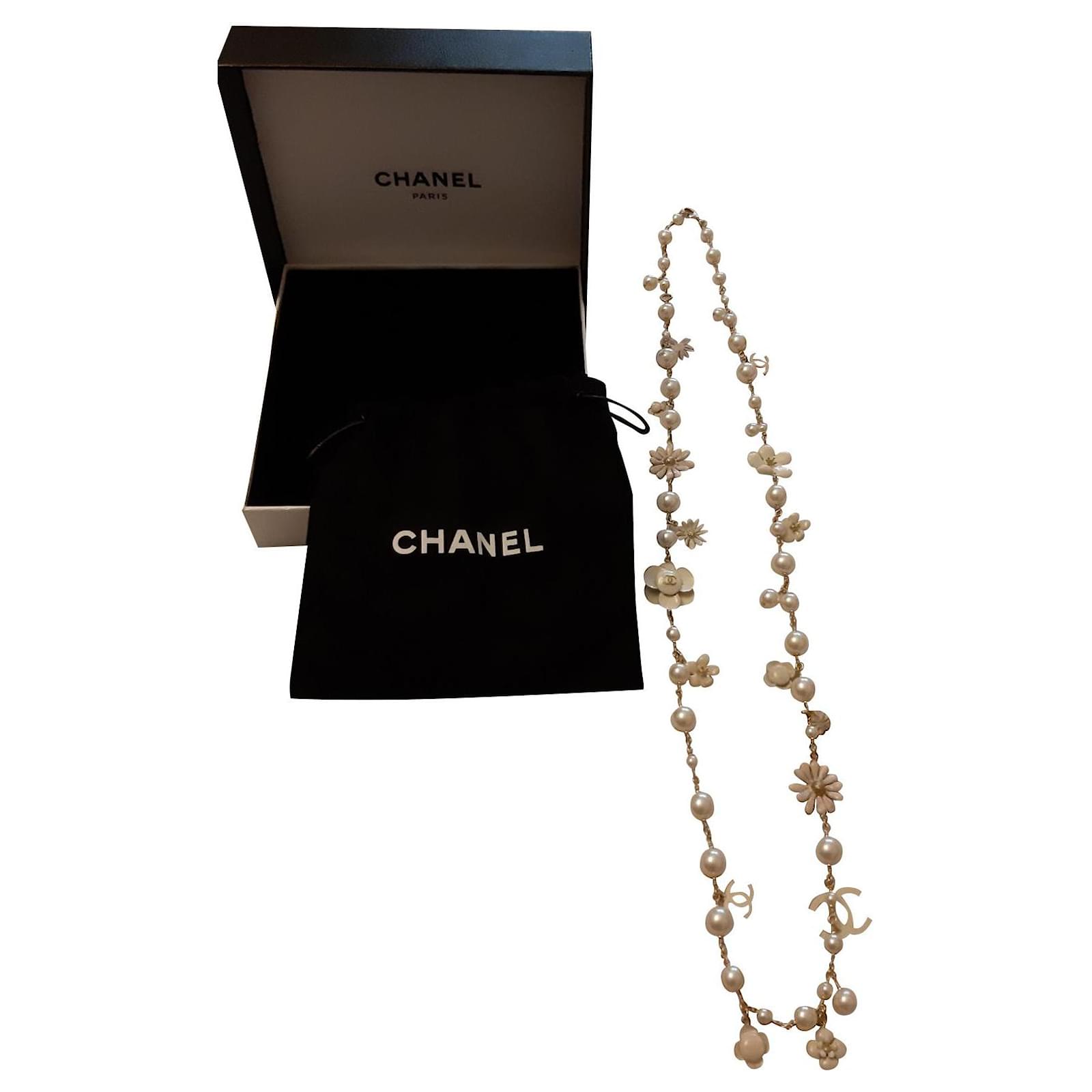 Chanel Long necklaces Golden Metal ref.126258 - Joli Closet