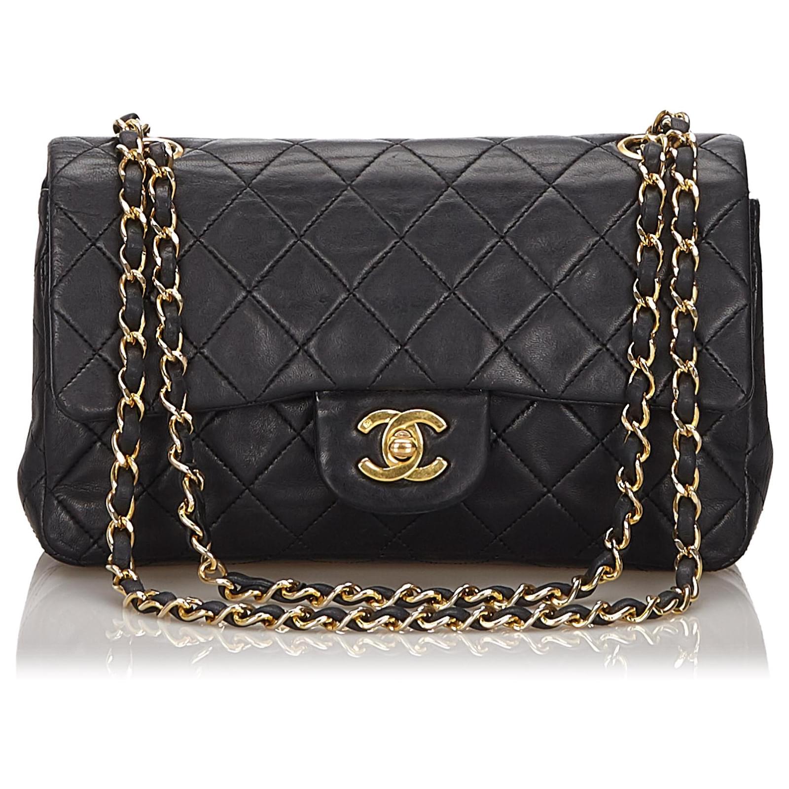 Timeless Chanel Black Classic Small Lambskin Leather lined Flap Bag ref ...