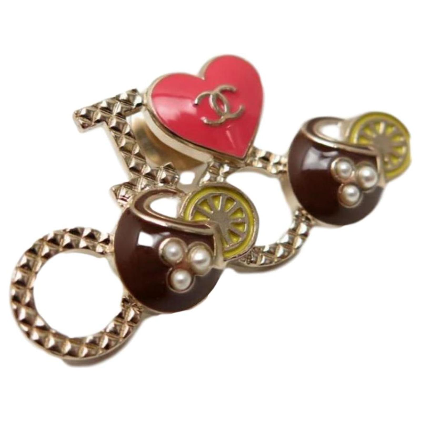 Chanel Pins & brooches Multiple colors Steel ref.174190 - Joli Closet