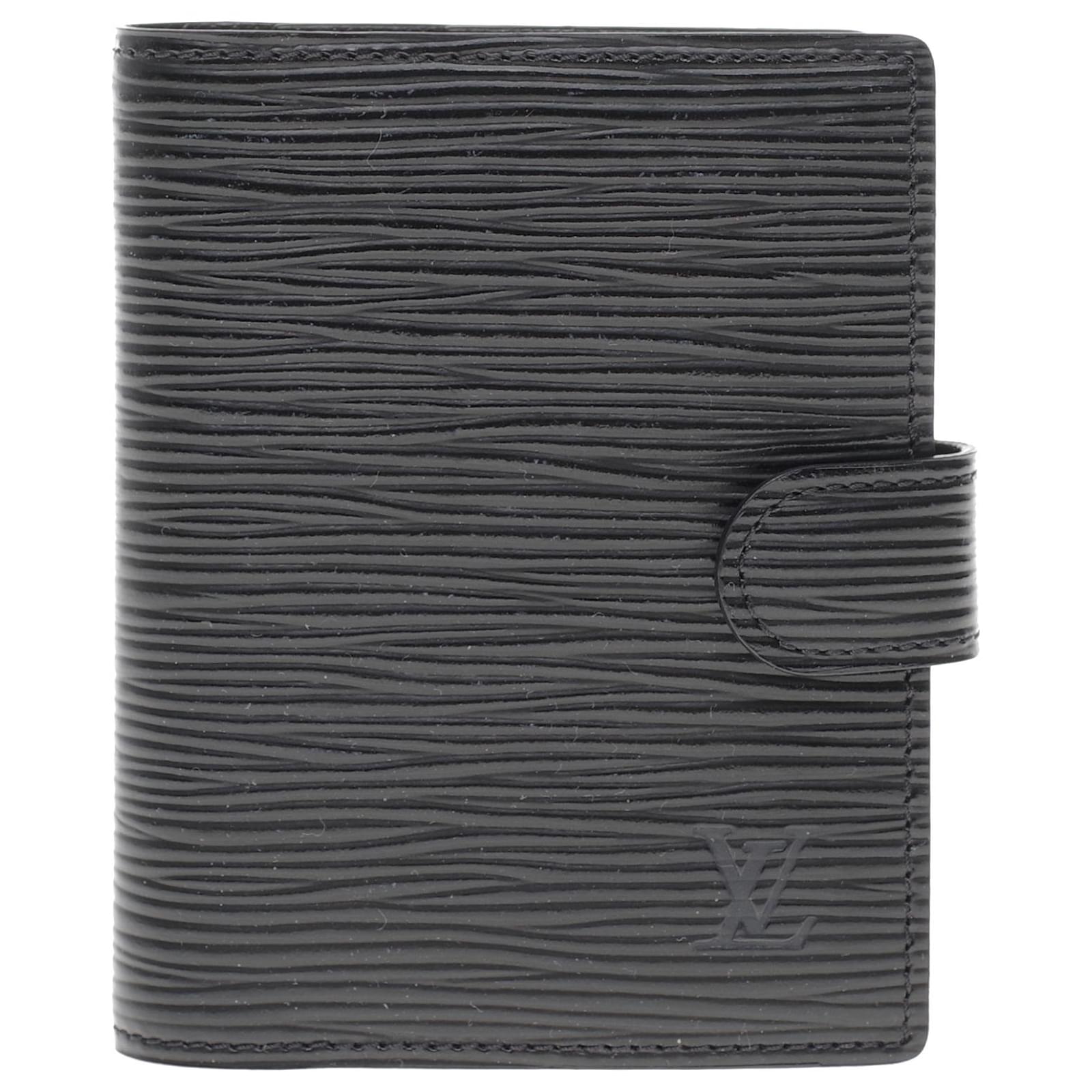 ¡Soporte para portátil Louis Vuitton en cuero negro epi con su libreta ...