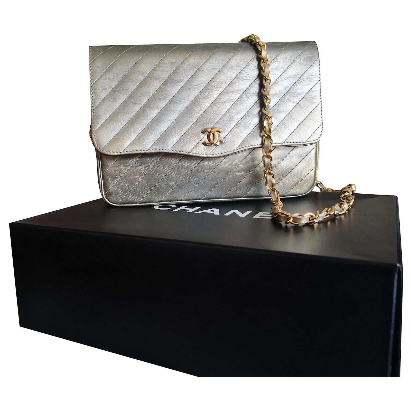 Mademoiselle Miss Chanel Golden Leather ref.237265 - Joli Closet