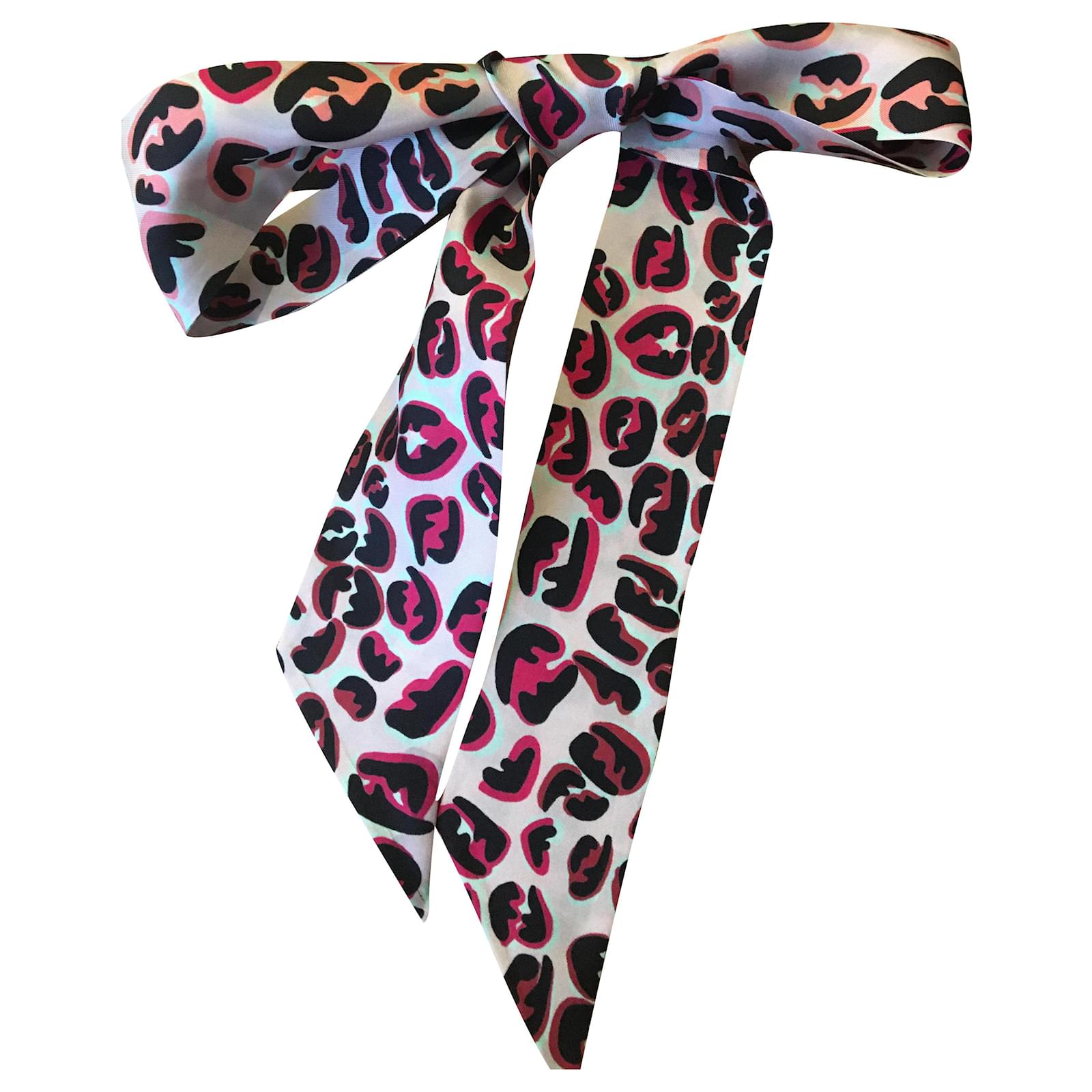 Fendi Wrappy Black Pink White Silk ref.249965 - Joli Closet