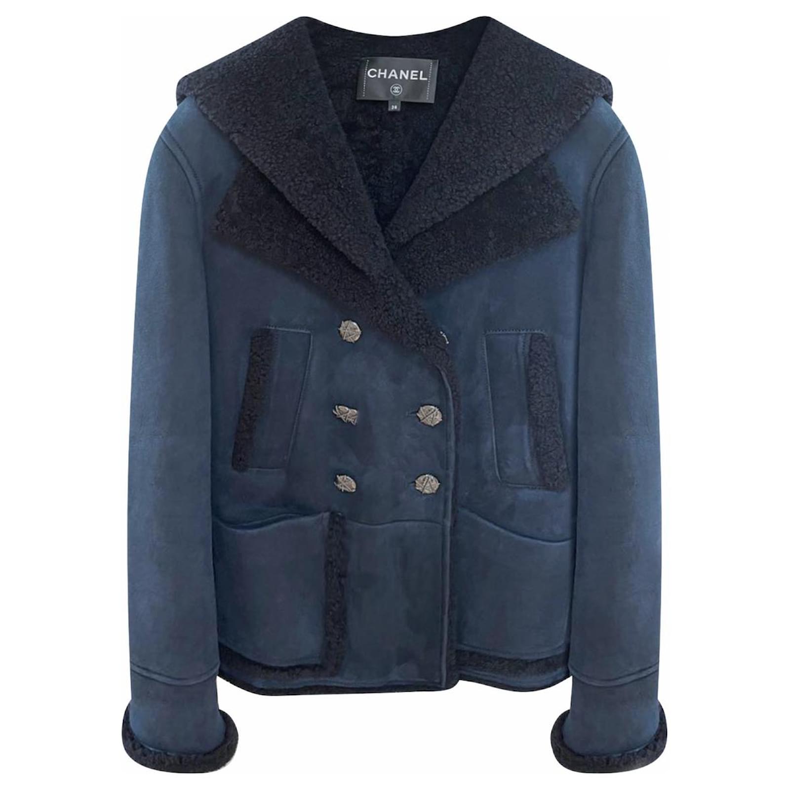 Chanel 15K$ Runway jacket Navy blue Suede ref.339113 - Joli Closet