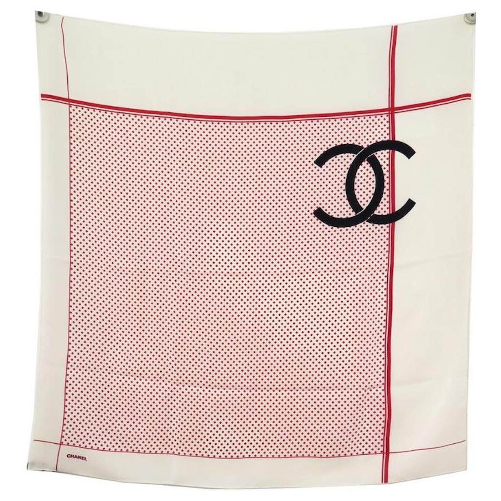 CHANEL LOGO CC SQUARE SCARF 90 IN SILK BEIGE & RED SILK SCARF ref ...