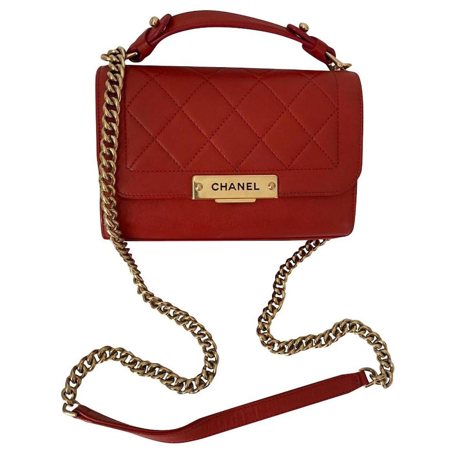 Chanel Red Leather ref.394130 - Joli Closet