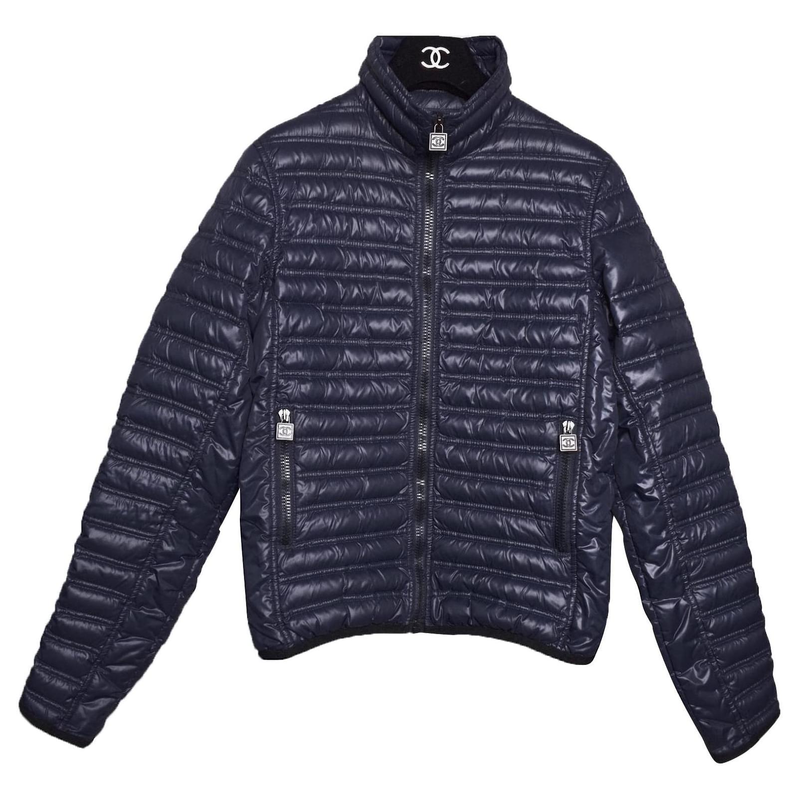 Chanel Puffer Jacket Navy Navy blue Synthetic ref.418588 - Joli Closet