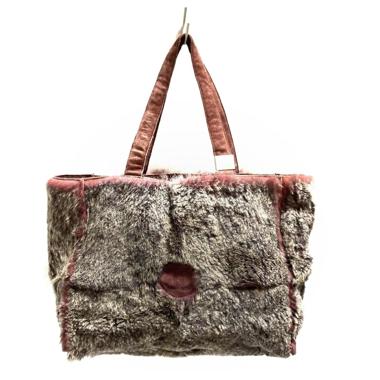 Chanel tote bag Fur ref.436089 - Joli Closet