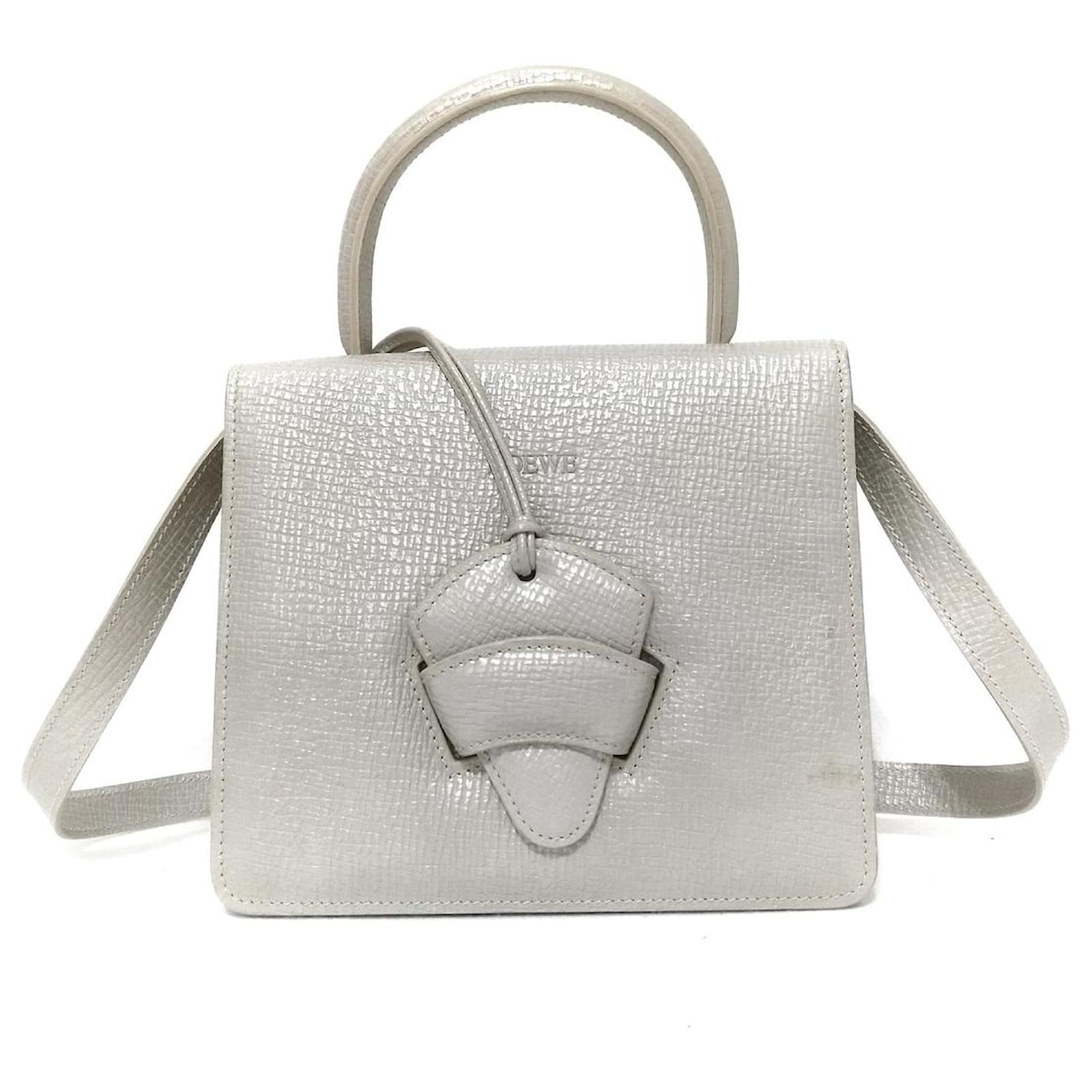 Loewe Barcelona Grey Patent leather ref.437642 - Joli Closet
