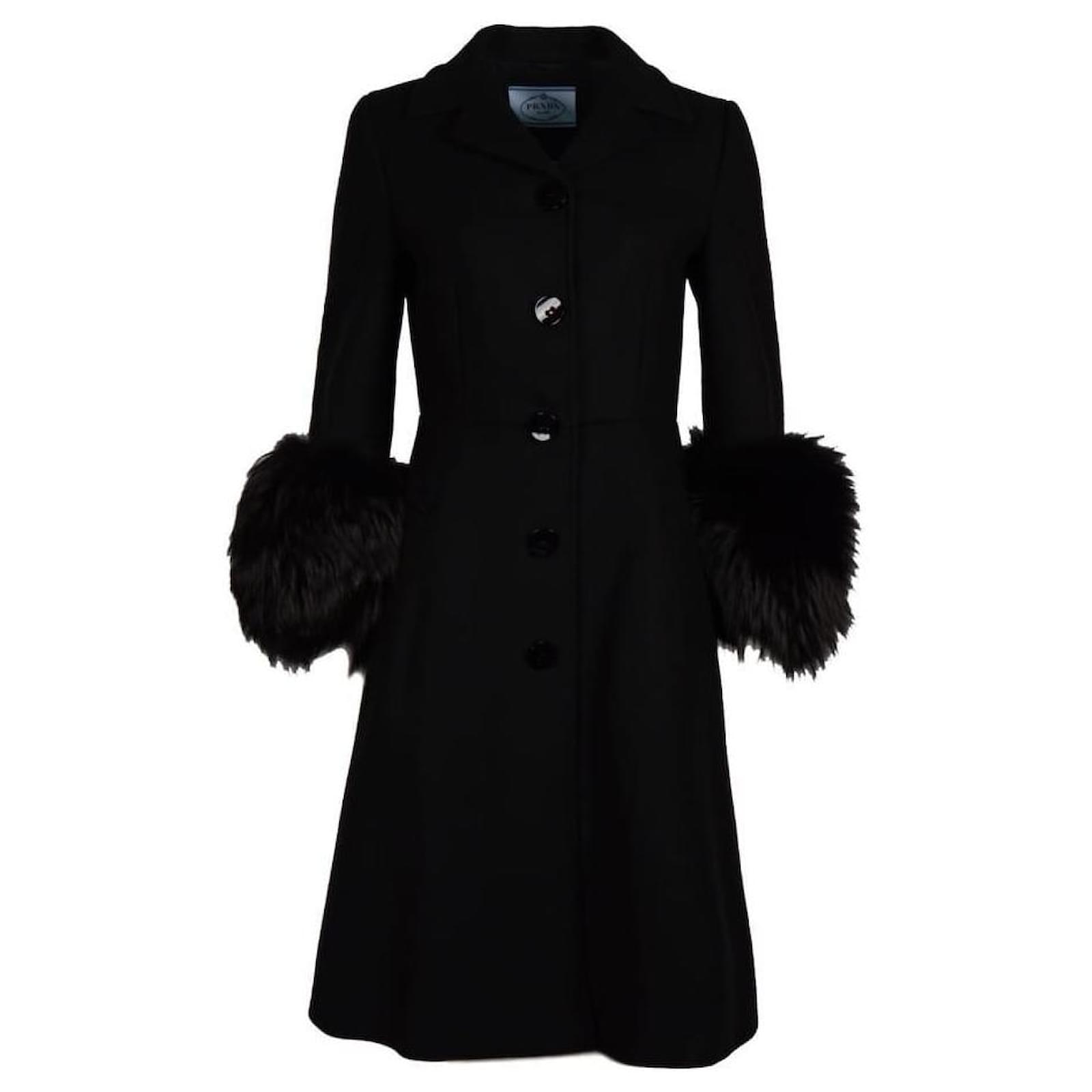 Prada Fur coat Black Wool ref.452755 - Joli Closet