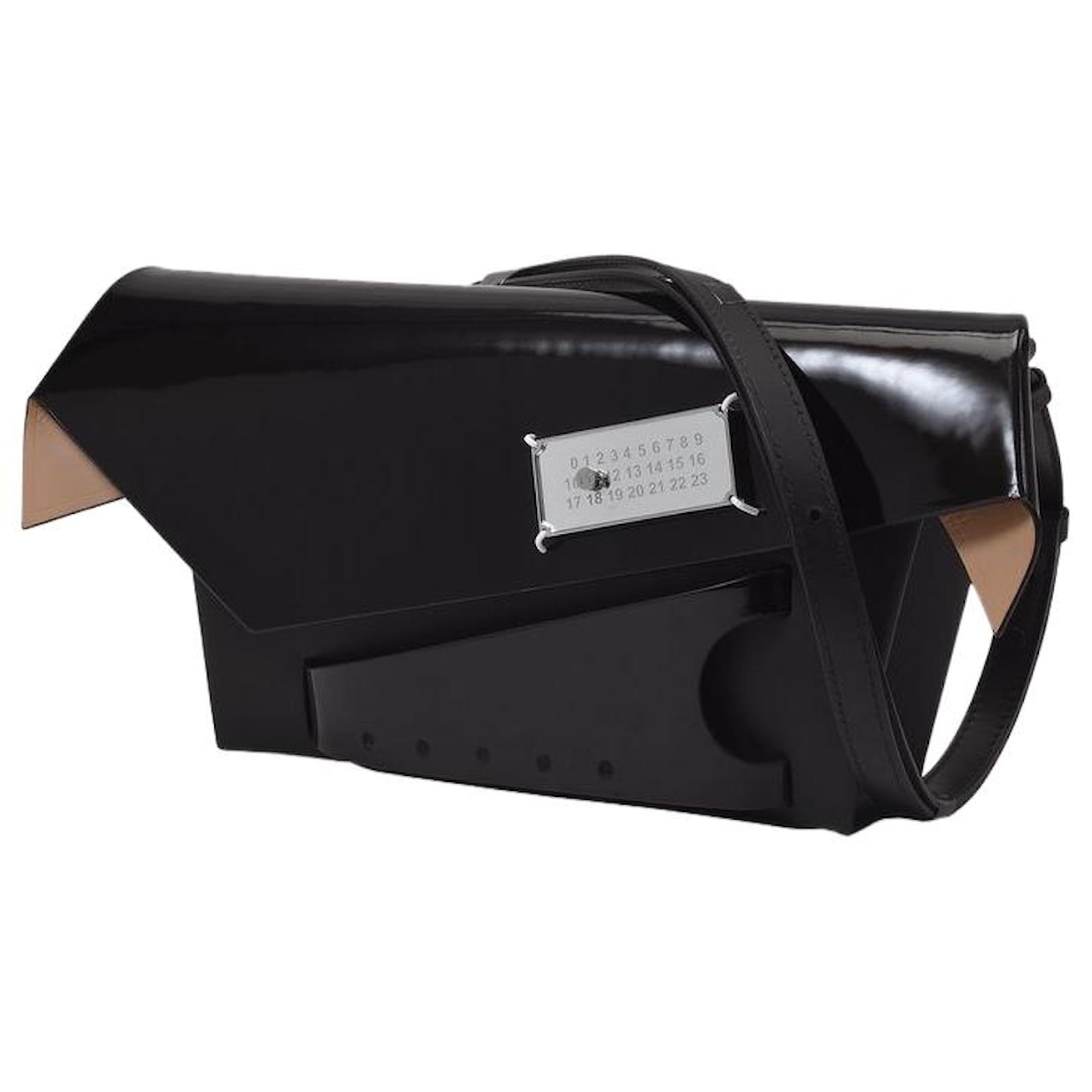 Maison Martin Margiela Snatched Medium Bag in Black Leather ref.463144 ...