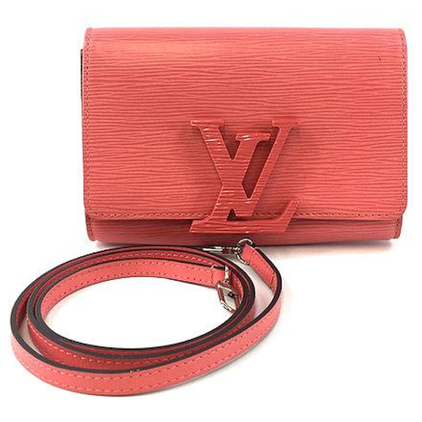 Louis Vuitton Louise Clutch PM Flamingo Epi Leather ref.475234 - Joli ...