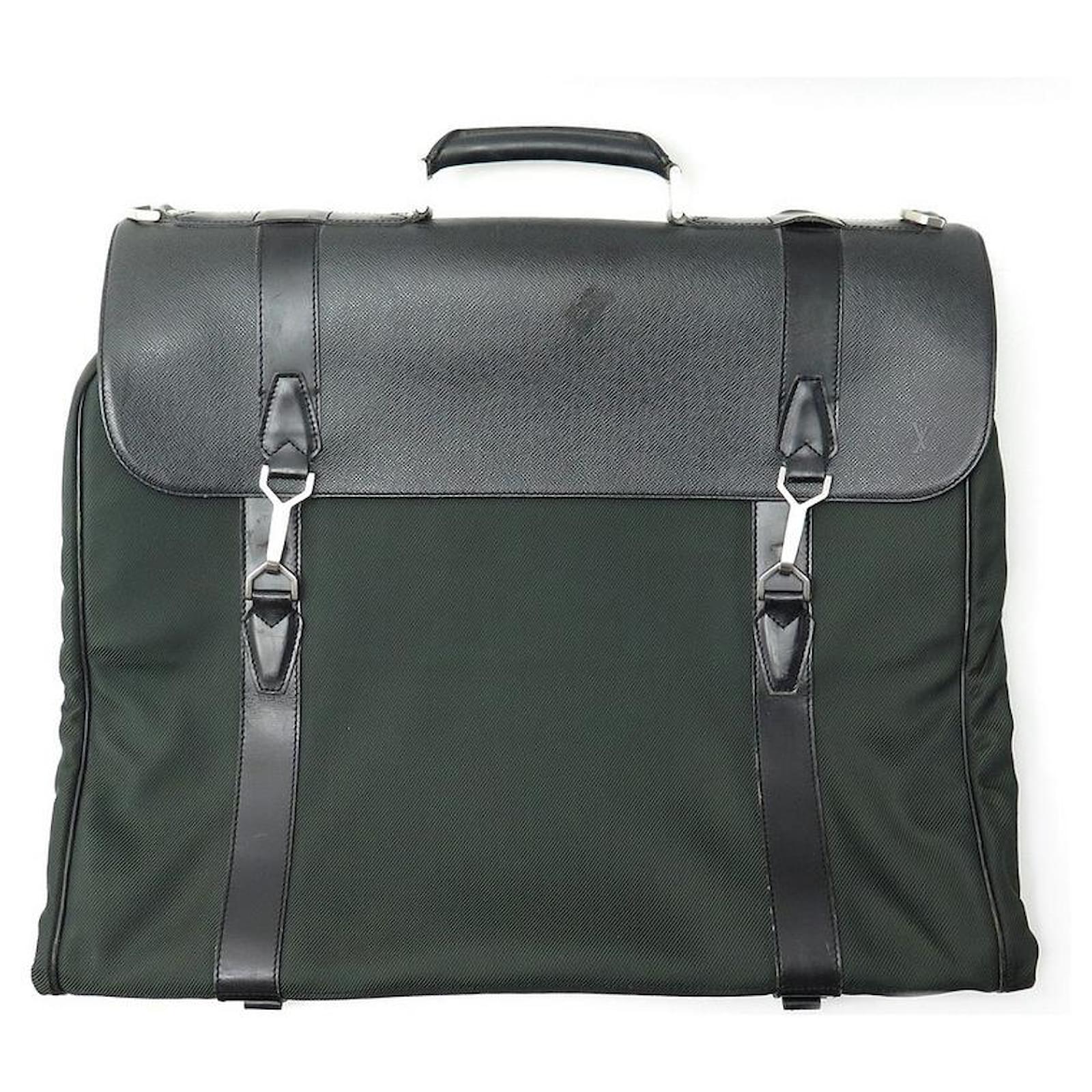 PORTE COSTUMES VETEMENTS LOUIS VUITTON EN TOILE & CUIR TAIGA GARMENT ...