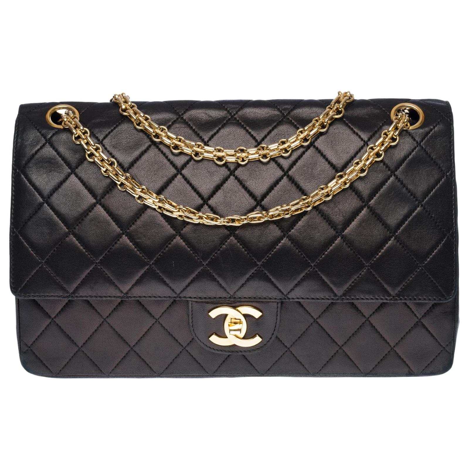 Splendid Chanel Timeless/Classique handbag with lined flap in black ...