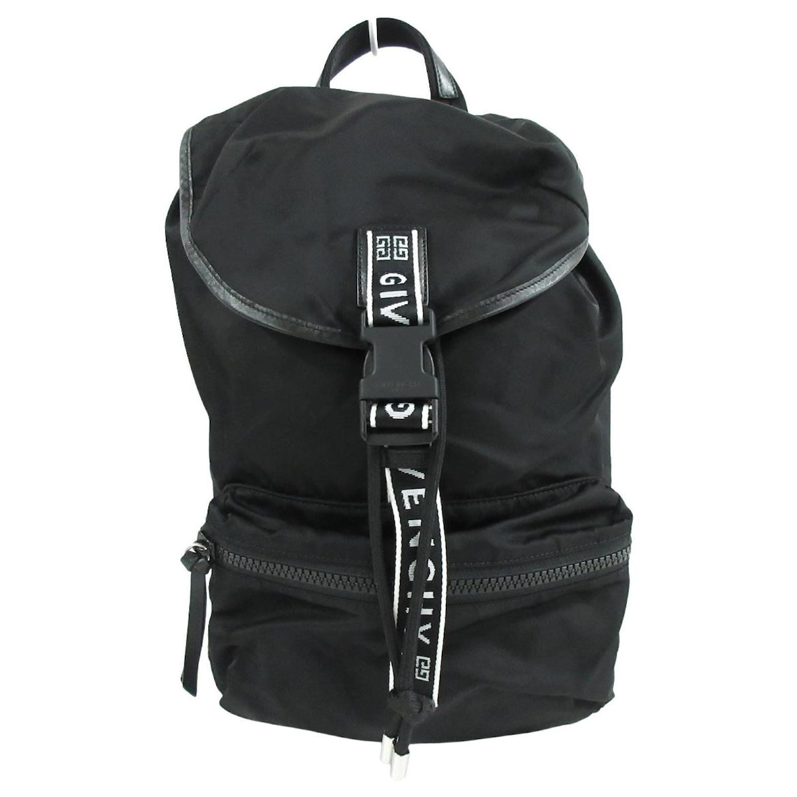 Givenchy Backpack Black Synthetic ref.493992 - Joli Closet