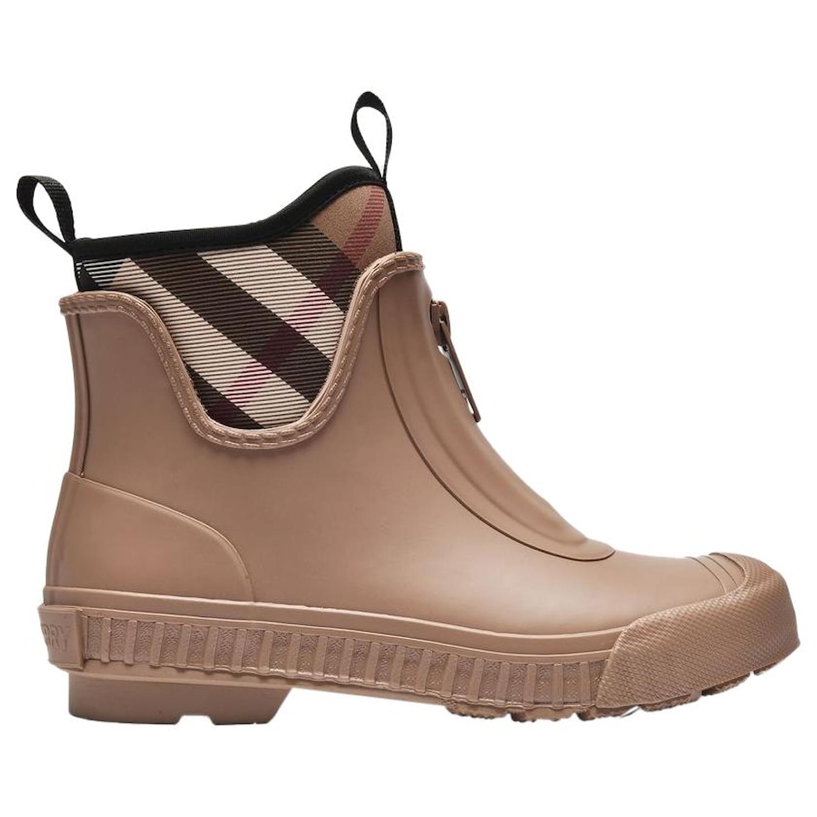 Burberry Flinton Rainboots in Brown Rubber ref.512907 Joli Closet