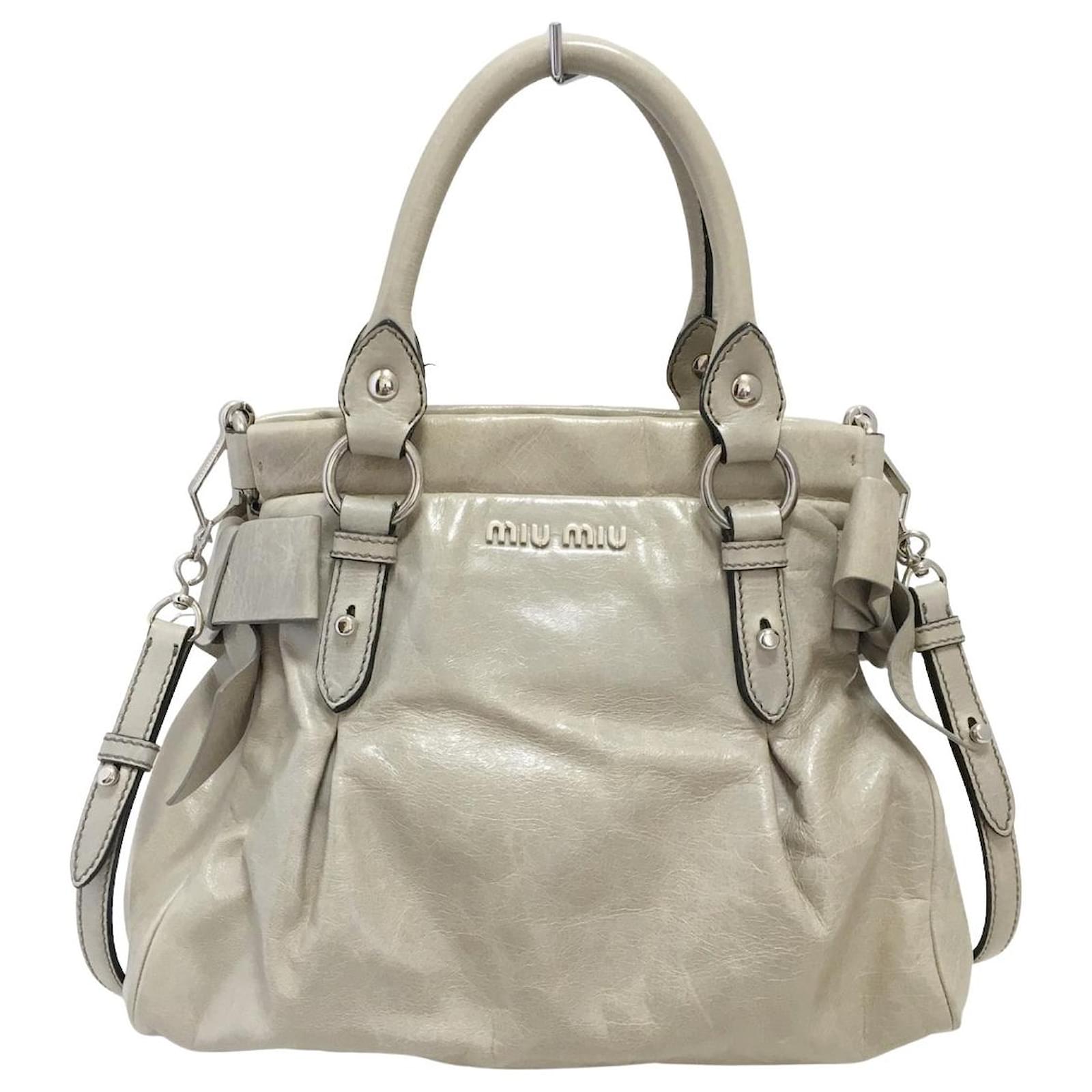 Miu Miu Handbag Grey Leather ref.514473 - Joli Closet