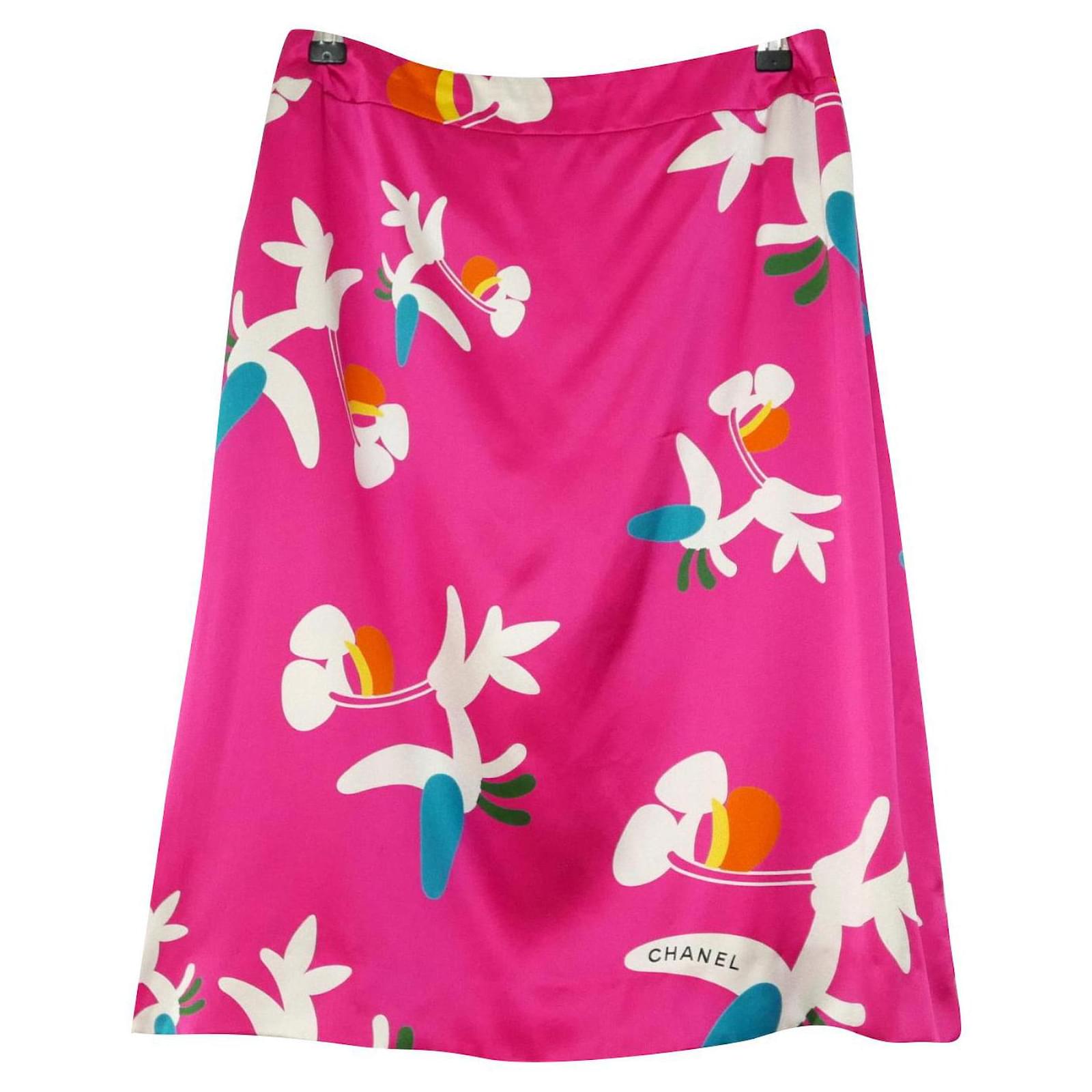 Chanel Vintage SS00 Falda rosa con estampado de flores y logo Sllk Seda ...
