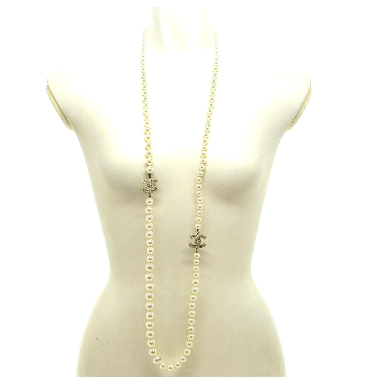 Chanel COCO Mark Perle Écru ref.545278 - Joli Closet