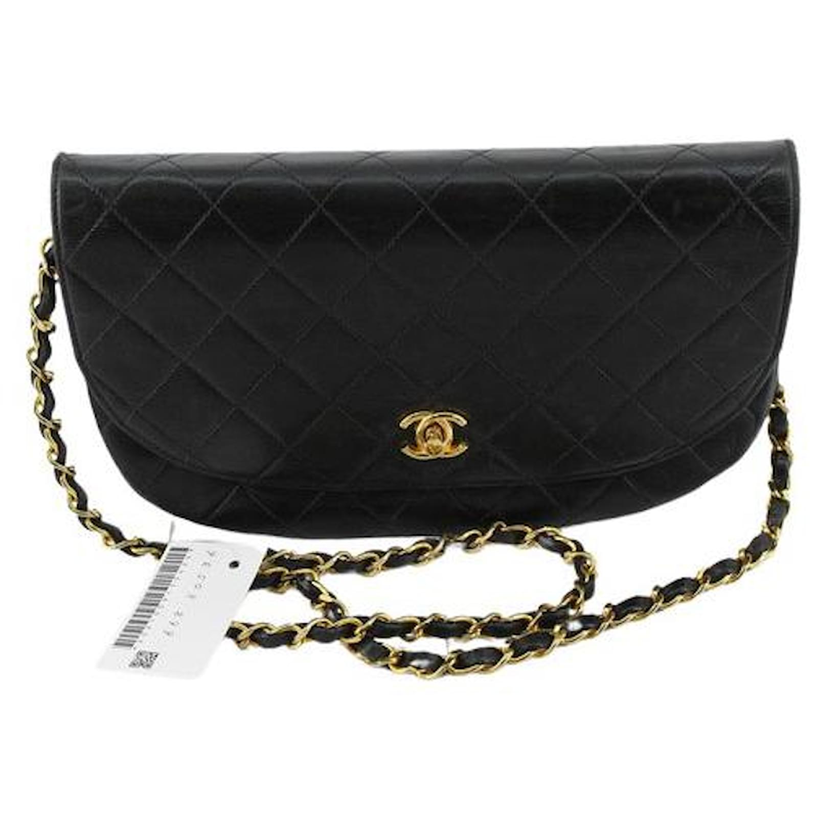 Chanel Half moon Navy blue Leather ref.549615 - Joli Closet