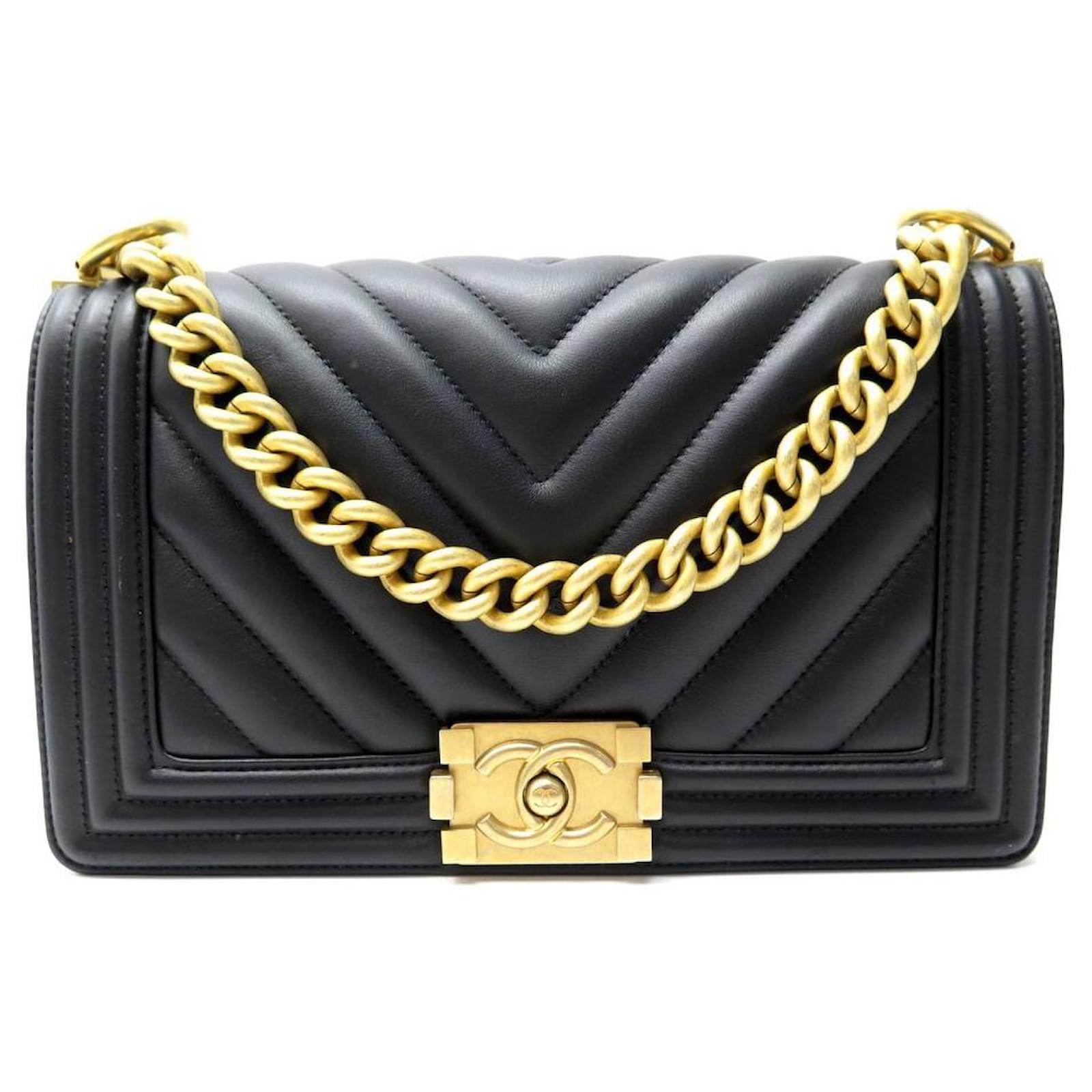 CHANEL BOY MEDIUM HANDBAG IN BLACK QUILTED LEATHER BANDOULIERE HAND BAG ...