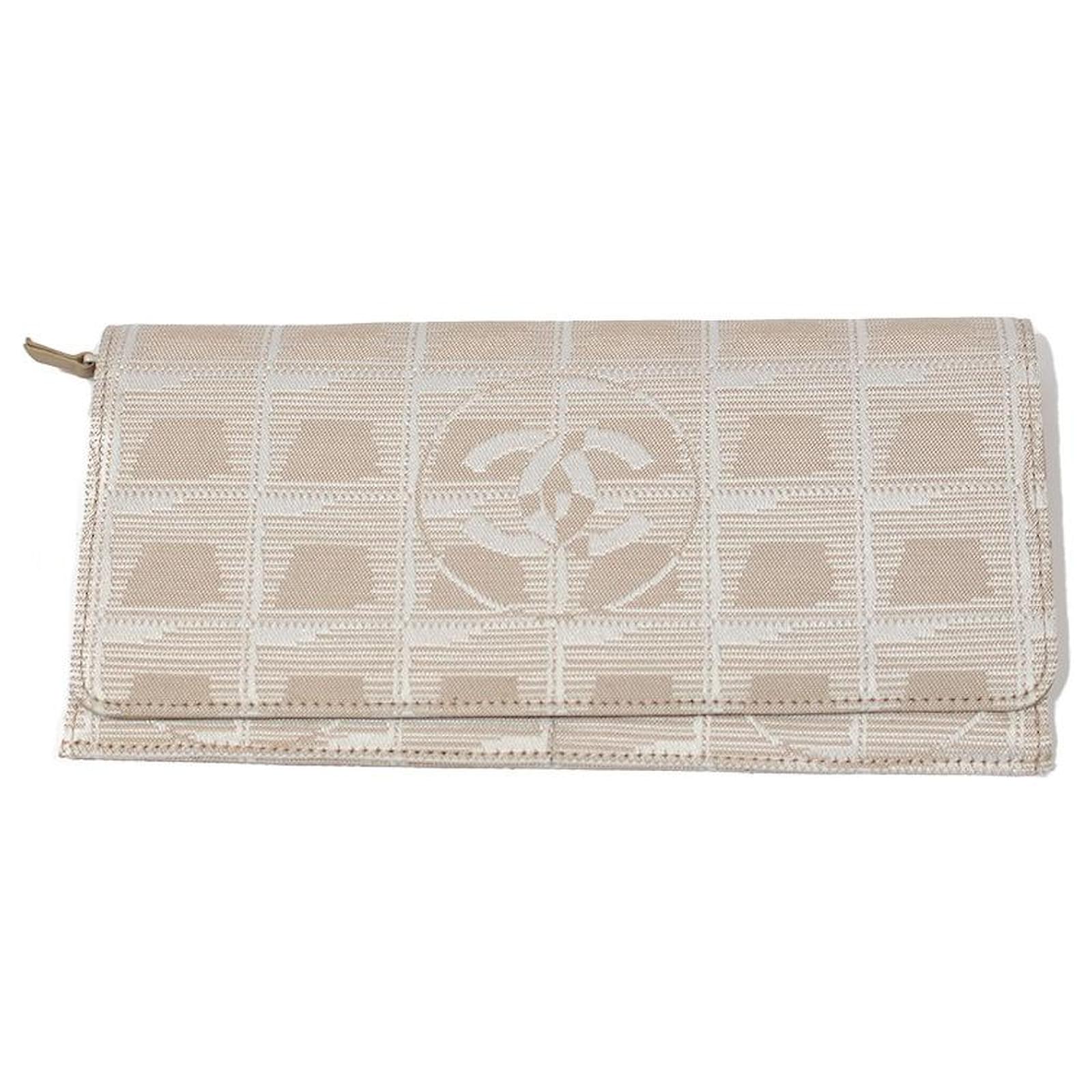 Chanel Wallets Beige Nylon ref.558887 - Joli Closet