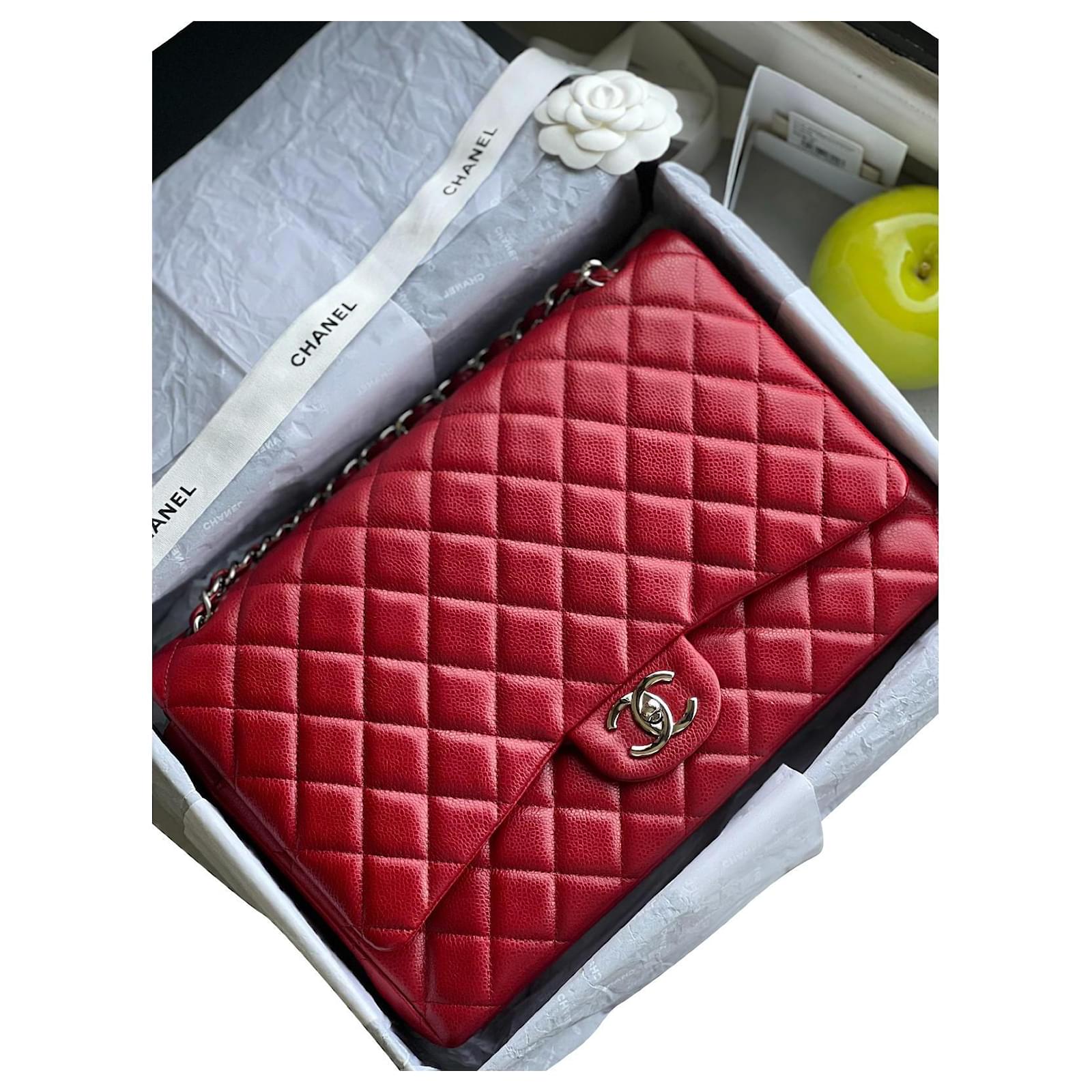 Chanel Maxi bag Red Leather ref.563406 - Joli Closet