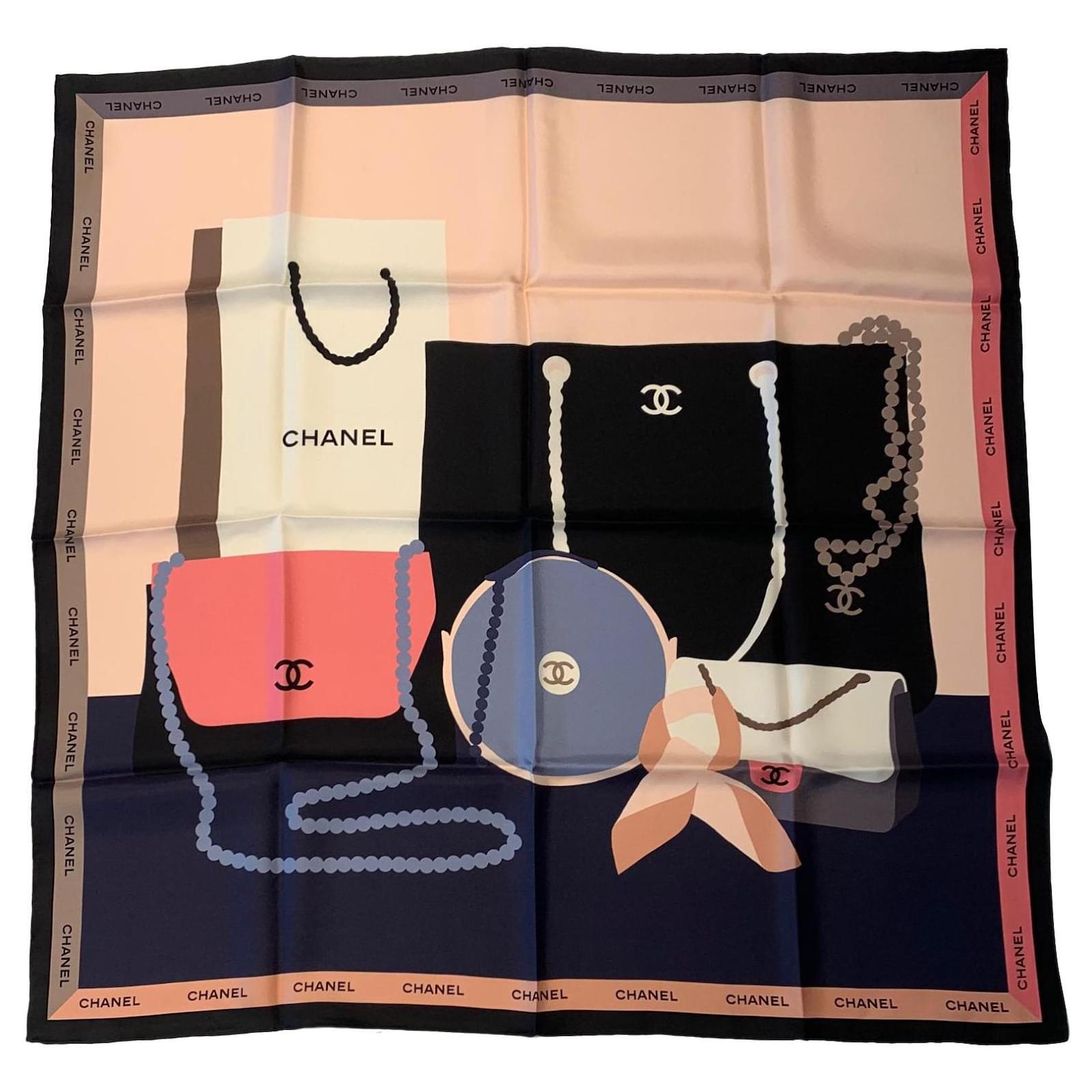 Foulard CHANEL SOIE ref.565910 - Joli Closet