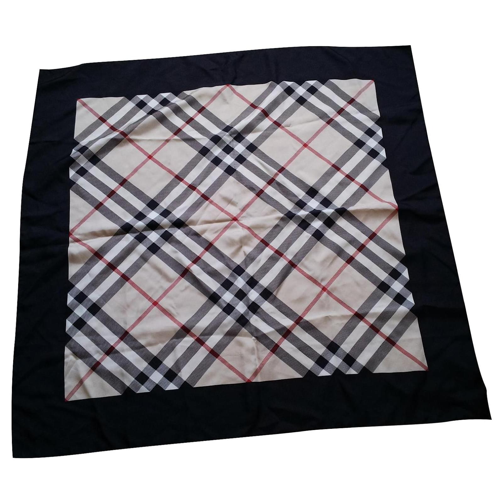 Burberry CHECK MODEL Silk ref.567005 - Joli Closet
