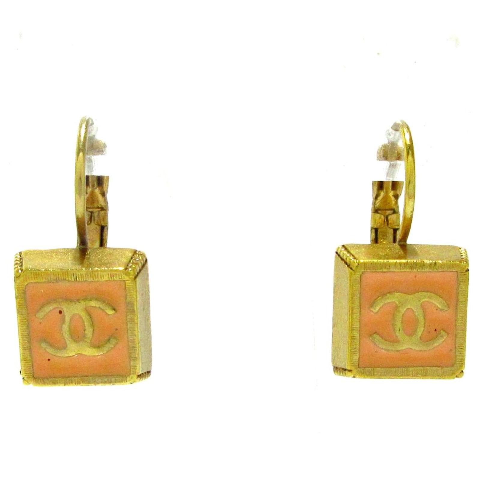 Boucle d oreille chanel Métal Doré ref.569851 - Joli Closet