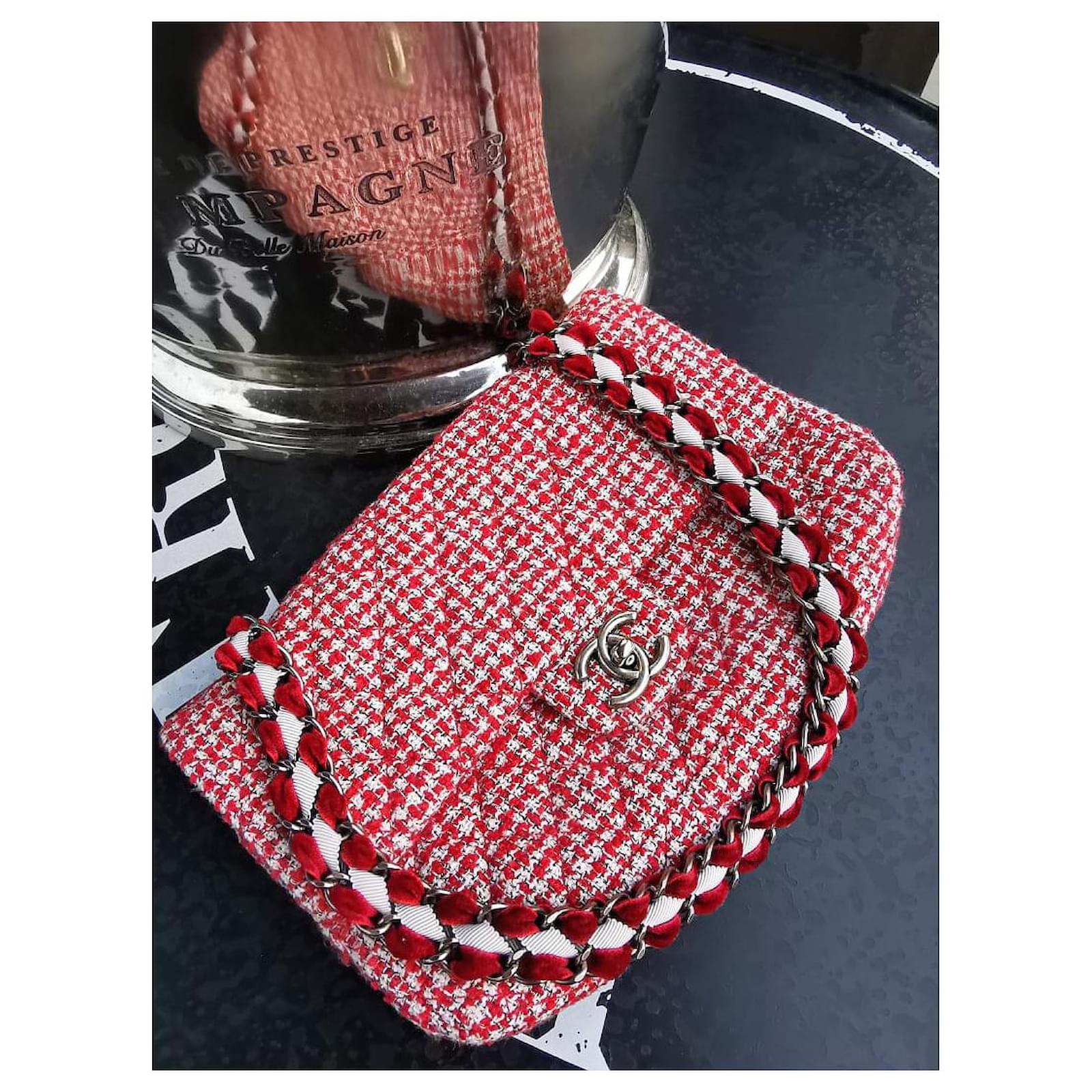 Chanel Tasche Rot ref.575708 - Joli Closet