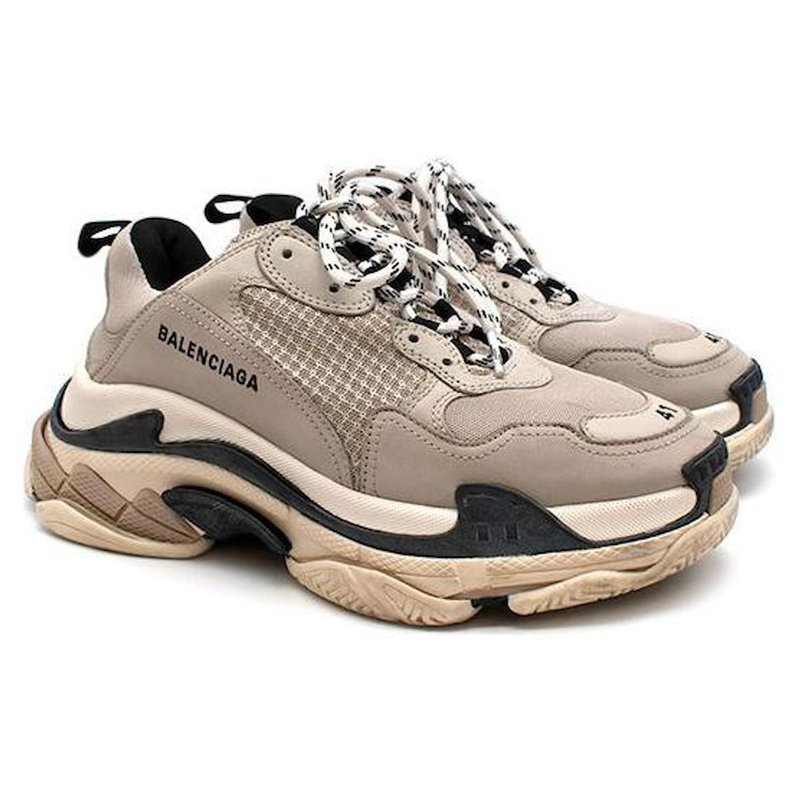 Balenciaga Baskets grises Triple S Polyester Beige ref.611824 - Joli Closet