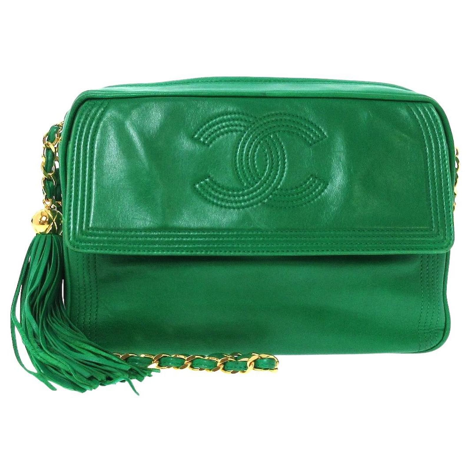 Chanel camera Green Leather ref.615596 - Joli Closet