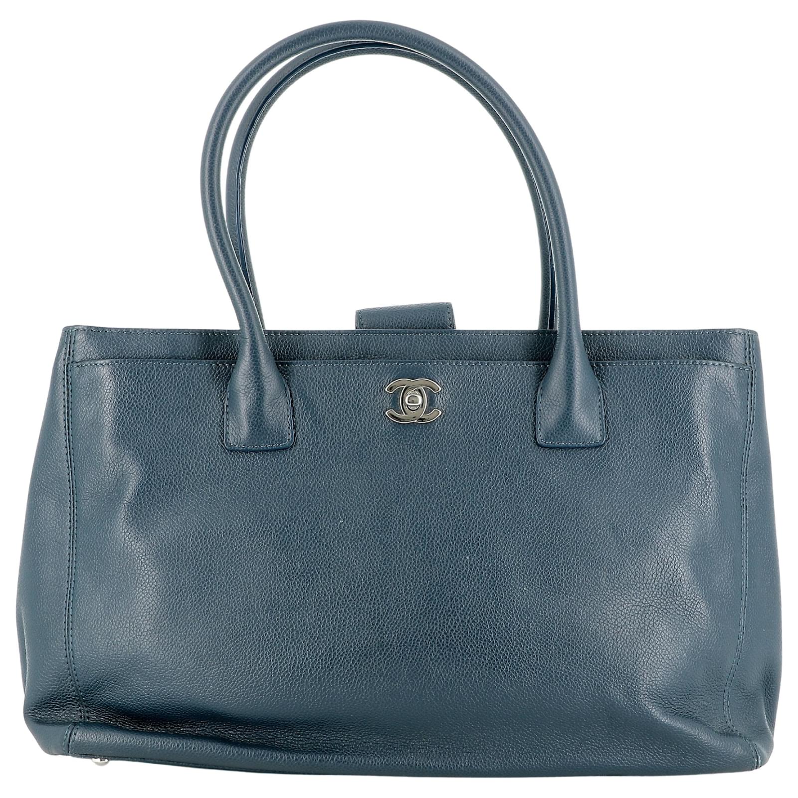 Chanel Executive Navy blue Leather ref.629507 - Joli Closet