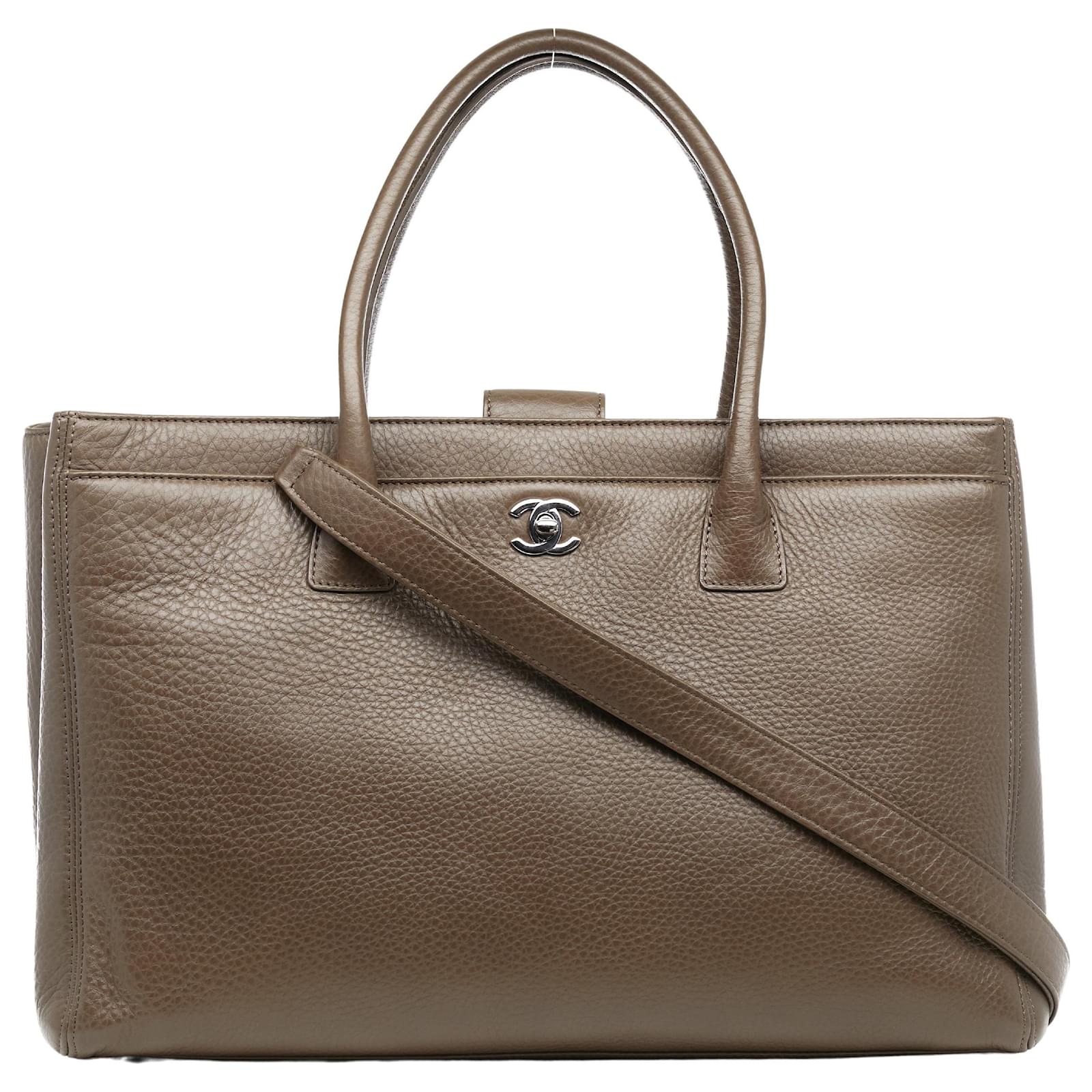 Chanel Executive cerf Brown Leather ref.631297 - Joli Closet